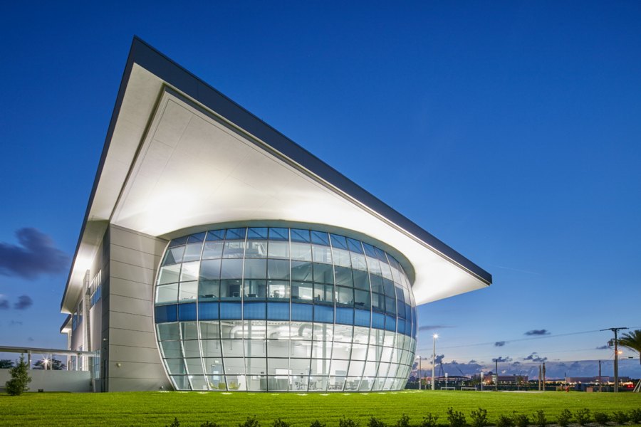 Embry-Riddle Aeronautical University John Mica Engineering + Aerospace Innovation Complex | PGAL