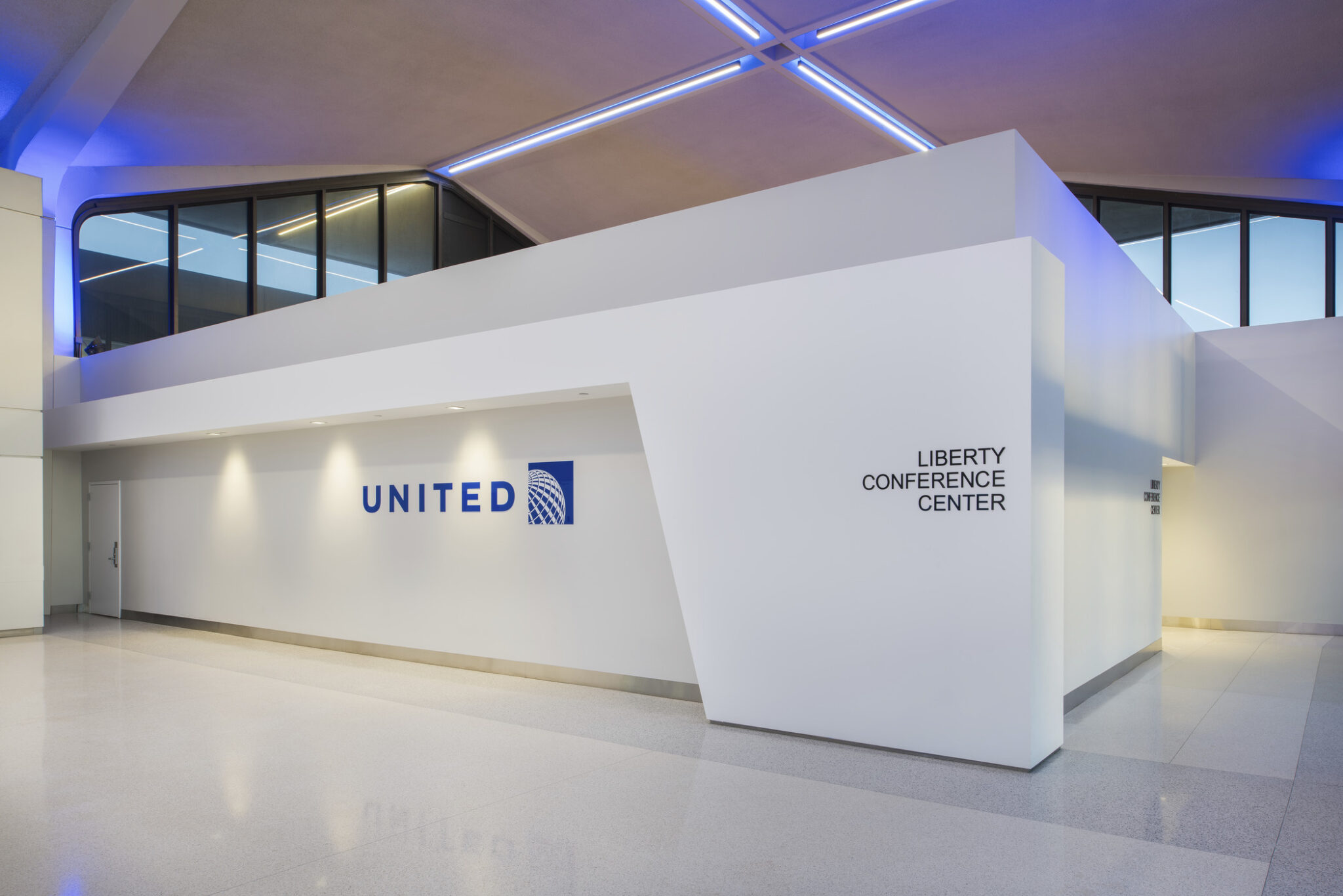 United Airlines Terminal C Global Services Suite + Liberty Conference ...